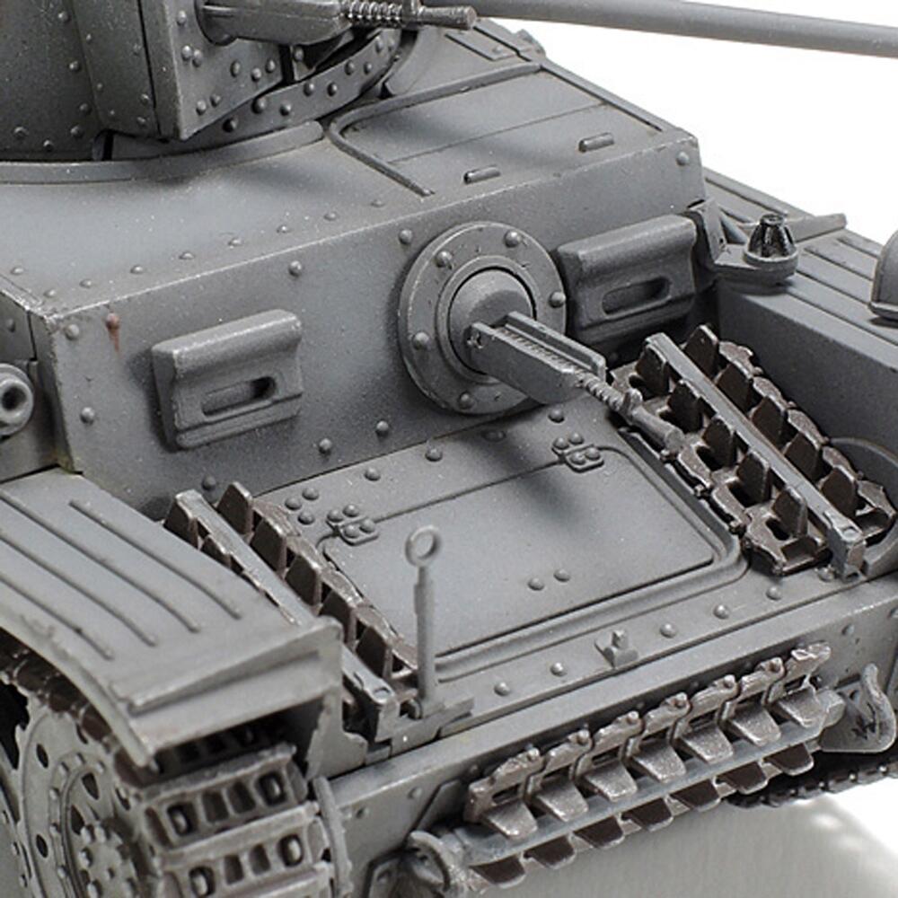 Tamiya Panzerkampfwagen 38t AusfE/F German Tank Model Kit 32583 Scale 1/48
