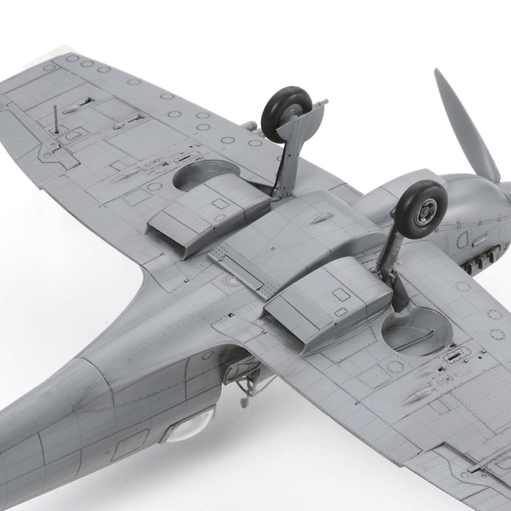 Tamiya Supermarine Spitfire MkIxc Model Set Scale 132