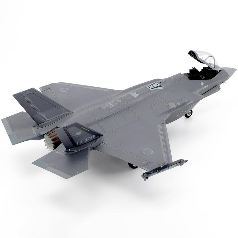 Tamiya Lockheed Martin F-35A Lightning II Model Kit 60792 Scale 1/72
