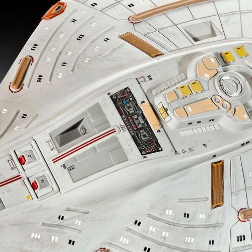 Revell U.S.S. Voyager Model Kit | Star Trek | 04992 | Free UK Delivery ...