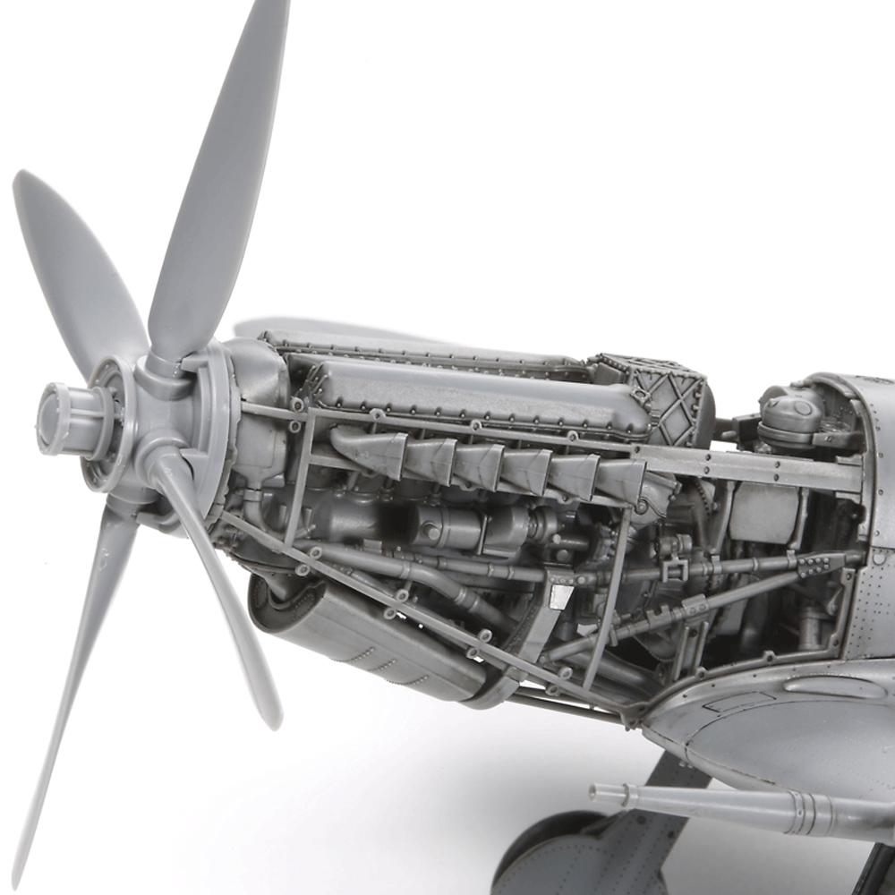 Tamiya Supermarine Spitfire MkIxc Model Set Scale 132