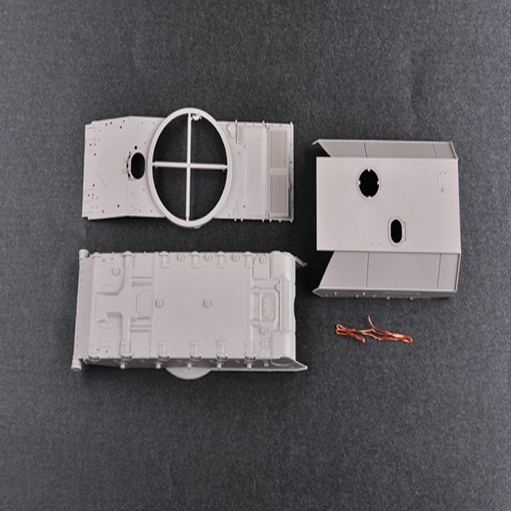 Trumpeter Russian 1K17 Szhatie Model Kit (Scale 1:35)