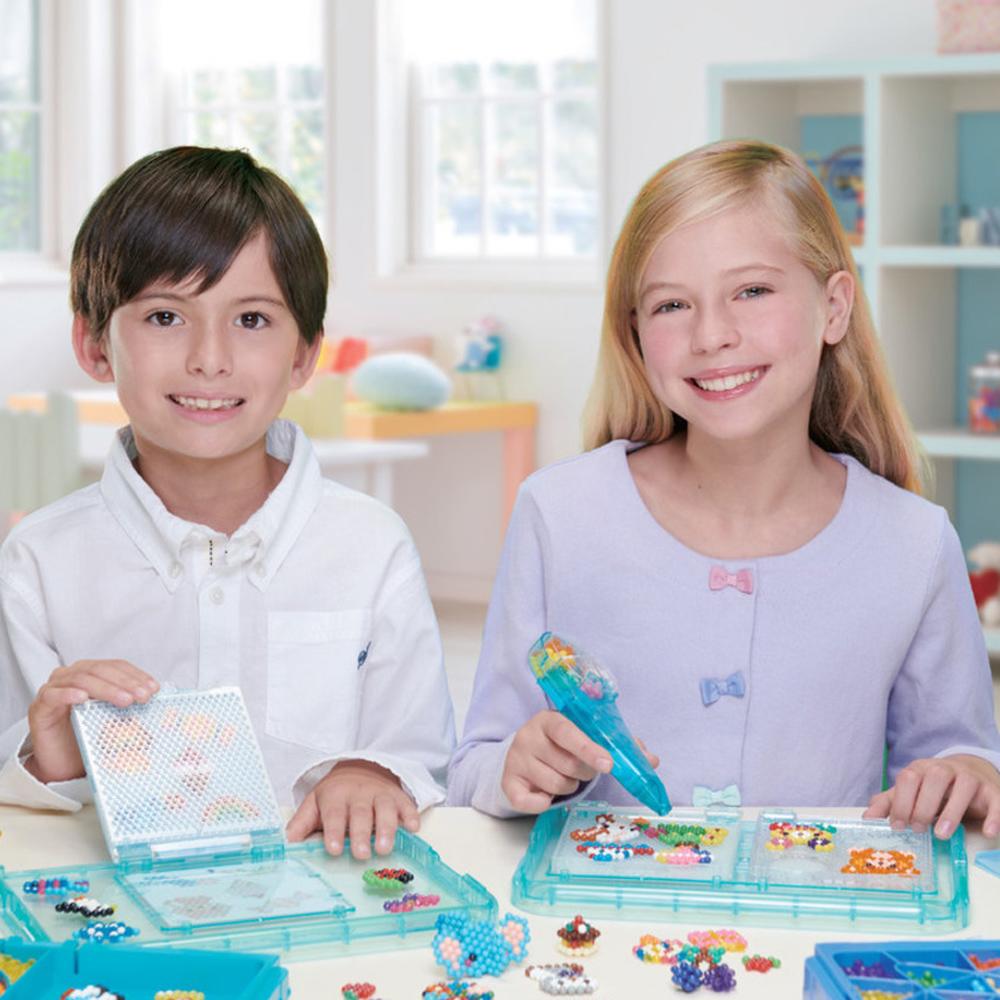 Aquabeads Deluxe Studio with Over 1300 Beads