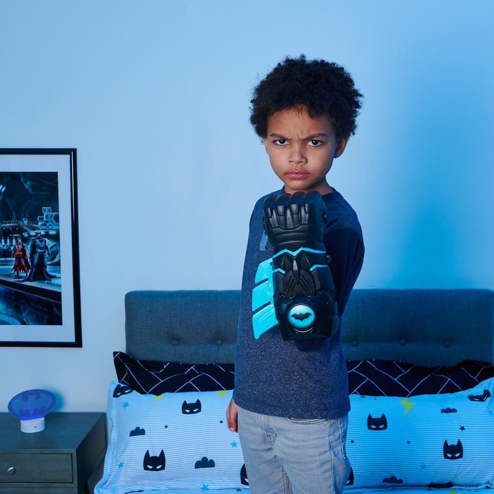 DC Comics Batman Bat-Tech Gauntlet with Phrases & Sounds