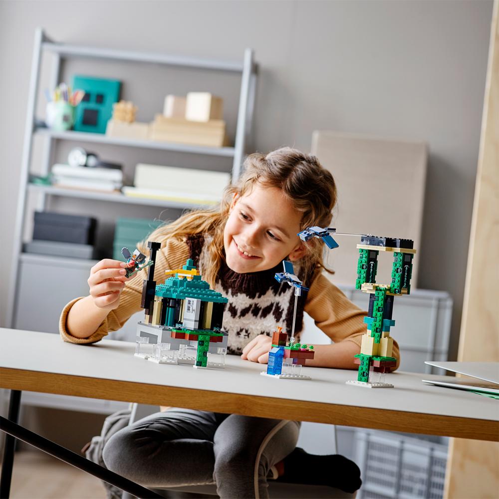 LEGO Minecraft The Sky Tower Building Set