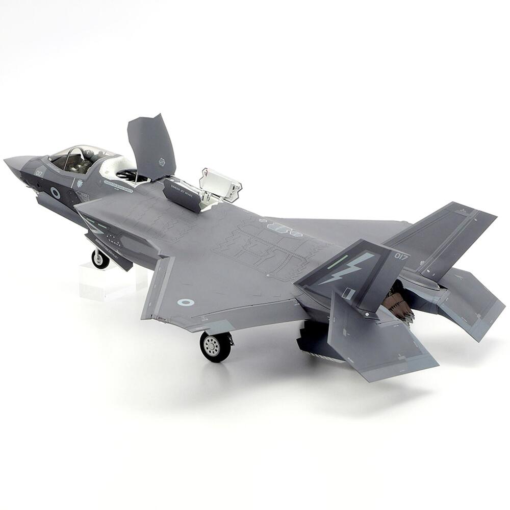 Tamiya Lockheed Martin F-35B Lightning II Aircraft Model Kit Scale 1/48