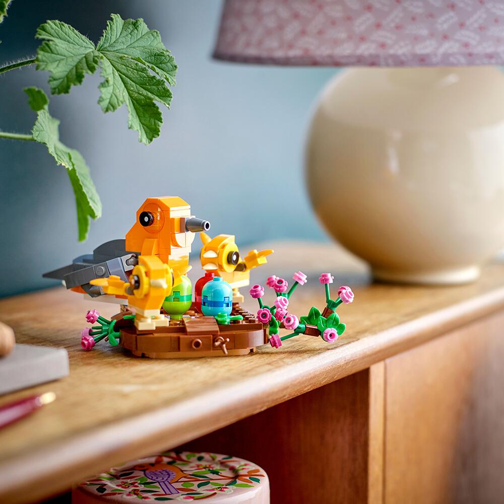 LEGO Iconic Bird's Nest Building Set 40639