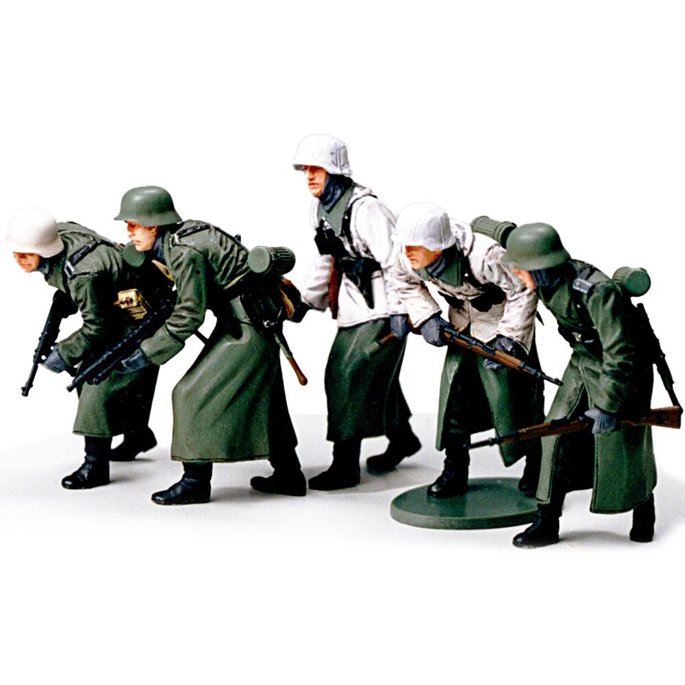 Tamiya German Assault Infantry Winter Gear Figures WWII Military ...