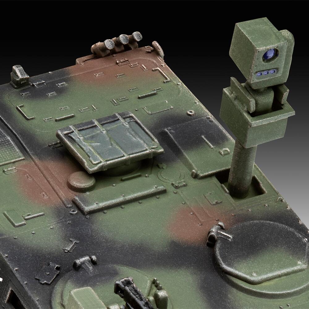 Revell Spähwagen Fennek Military Vehicle Model Kit Scale 1:72