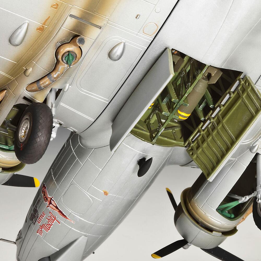 Revell B-17G Flying Fortress Bomber Model Kit 04283 Scale 1:72
