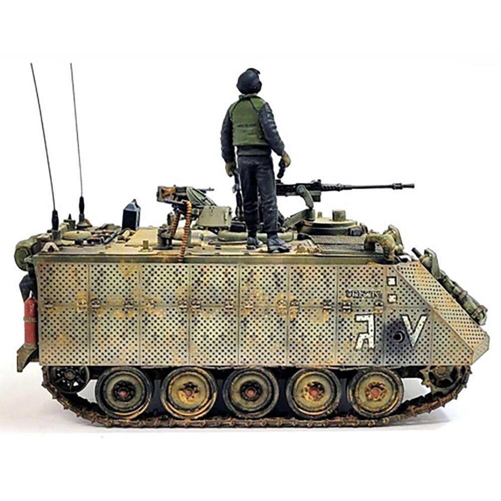 Academy M113 Zelda APC Military Model Kit Scale 1:35