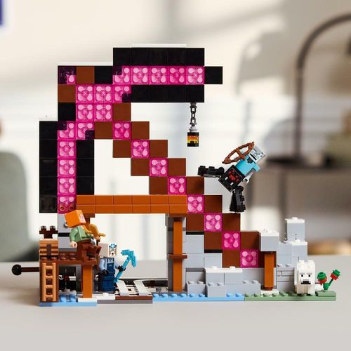 LEGO Minecraft The Pickaxe Mine