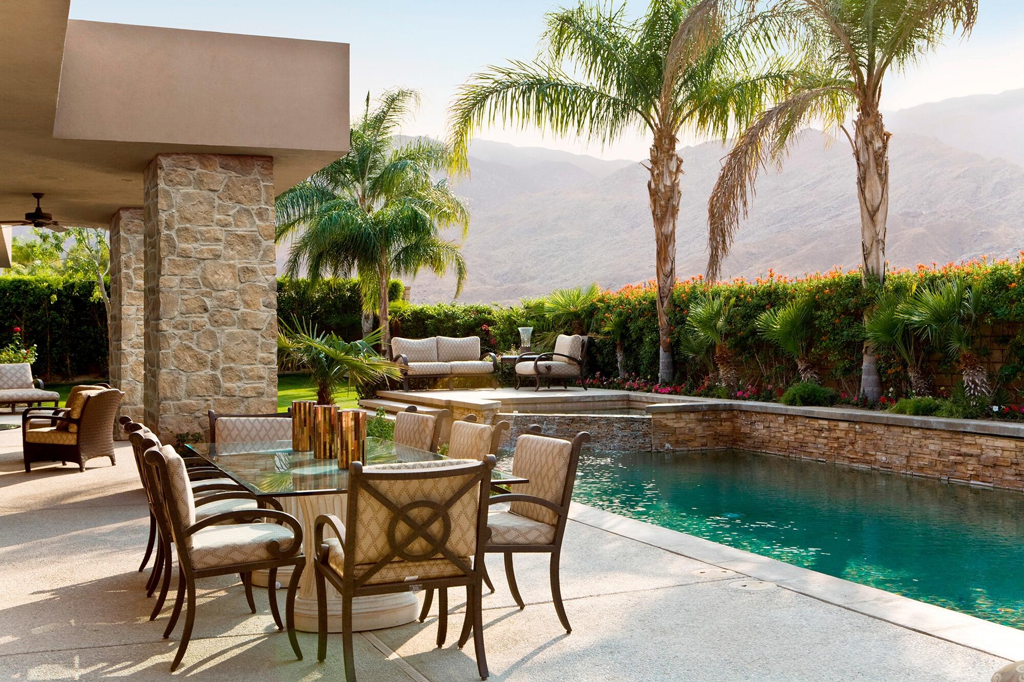 LUNA Marrón Stone Cladding – Deep Brown Textured Panels | Lancashire, UK