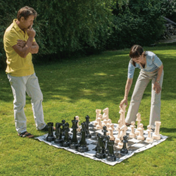 Giant Chess