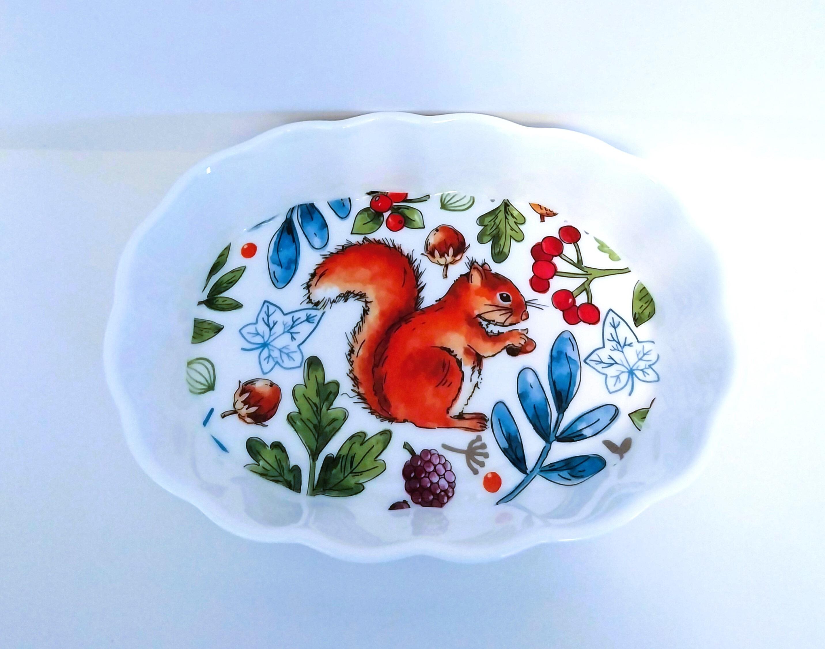 Red squirrel dish