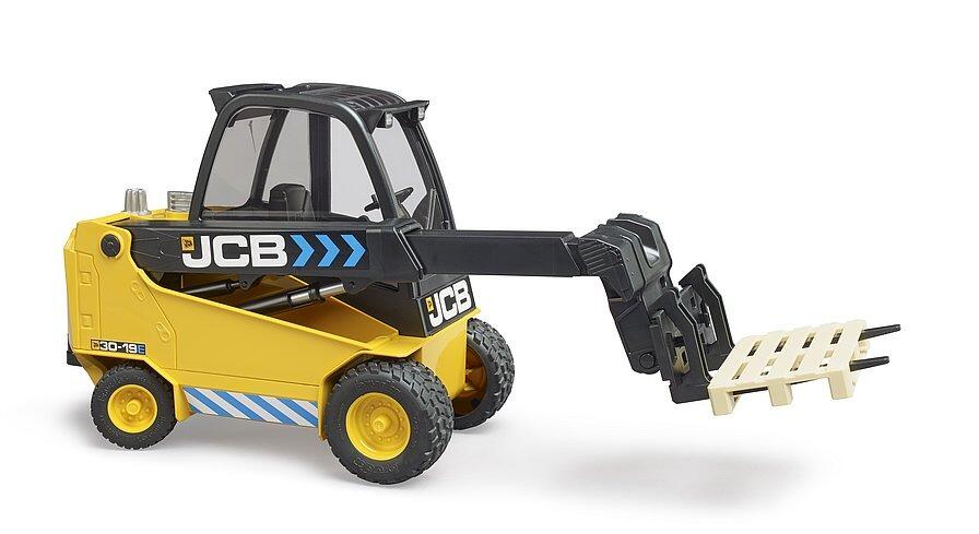 Buy Bruder JCB Teletruk with Pallet | 1:16 Forklift Toy