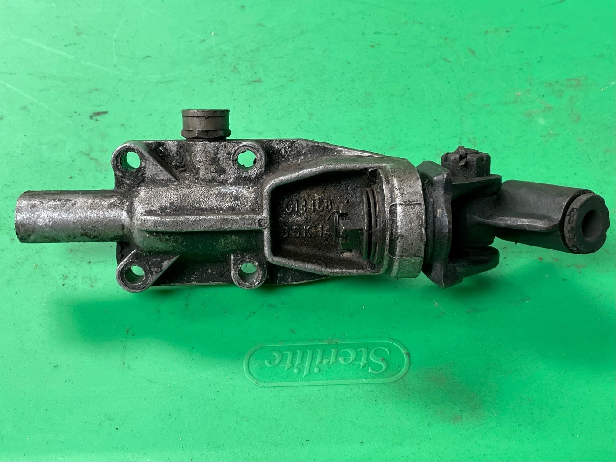 C14468 ORIGINAL E-TYPE S1 3.8 GEARBOX HOUSING, KNUCKLE, CONTROL SHAFT,