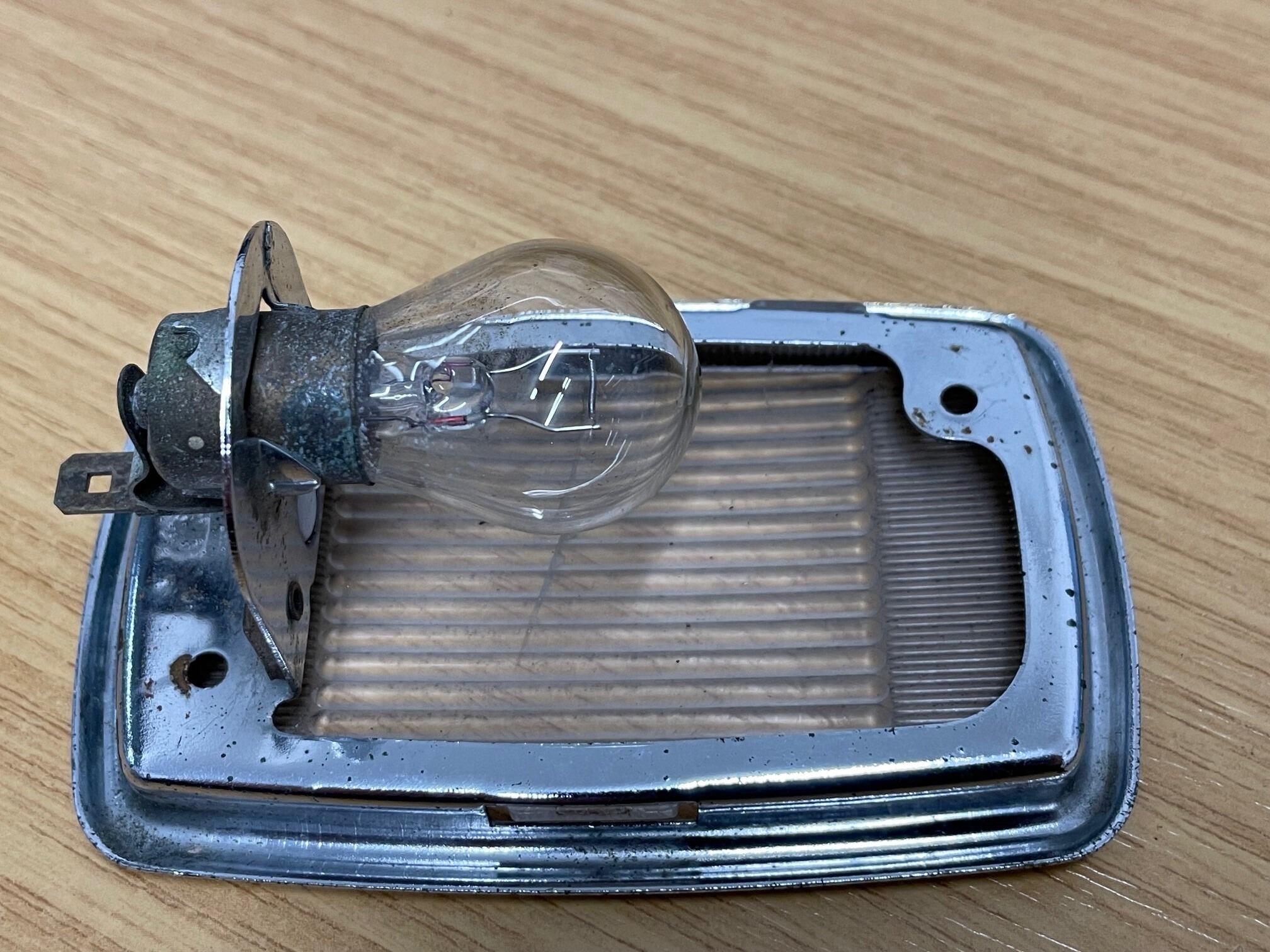 ORIGINAL E-TYPE INTERIOR LAMP ASSEMBLY S1 S2 S3 DHC / ROADSTER C16498 (G)