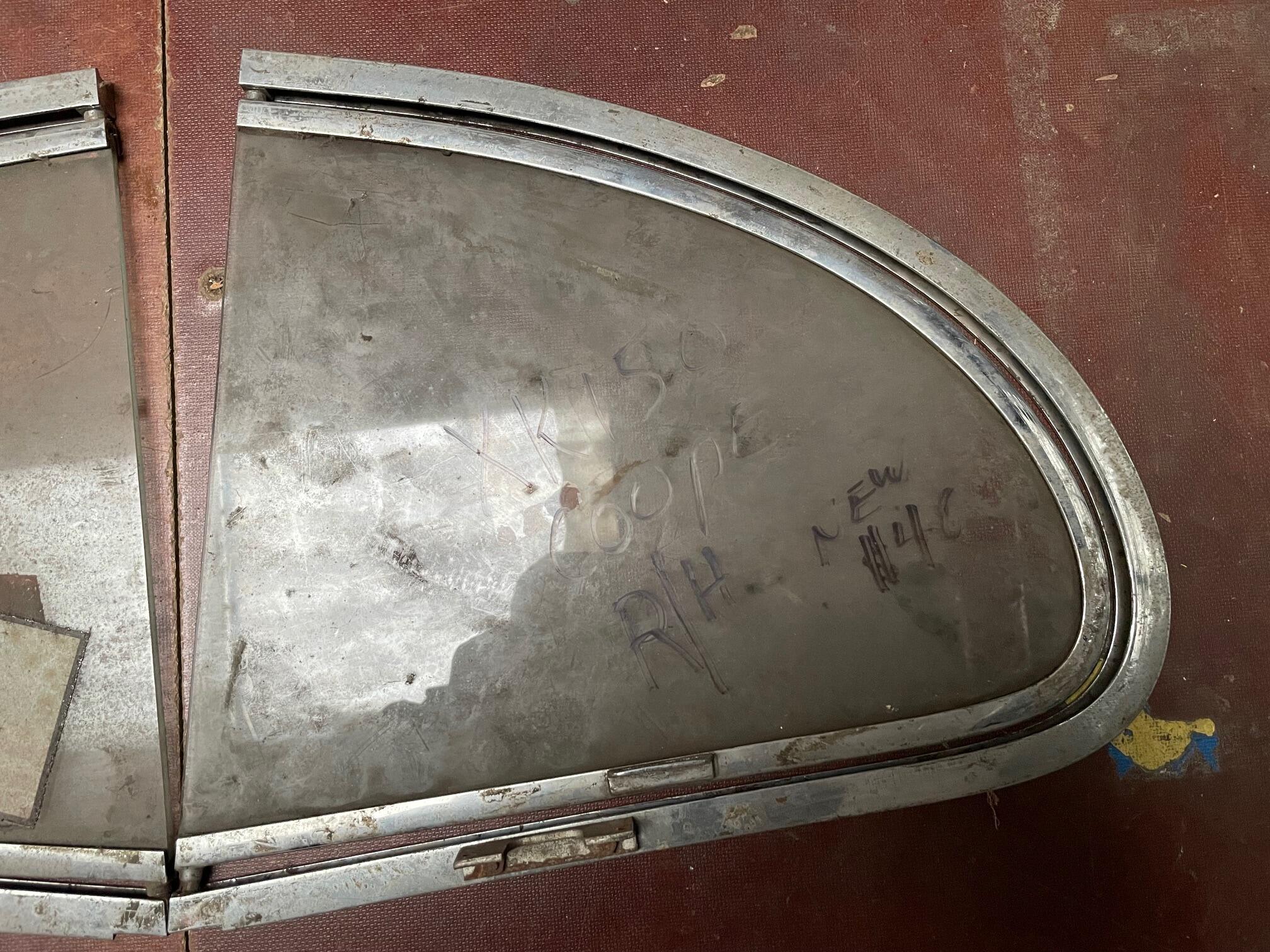 VERY RARE ORIGINAL XK150 L/H & R/H REAR QUARTER WINDOWS & FRAMES (A)