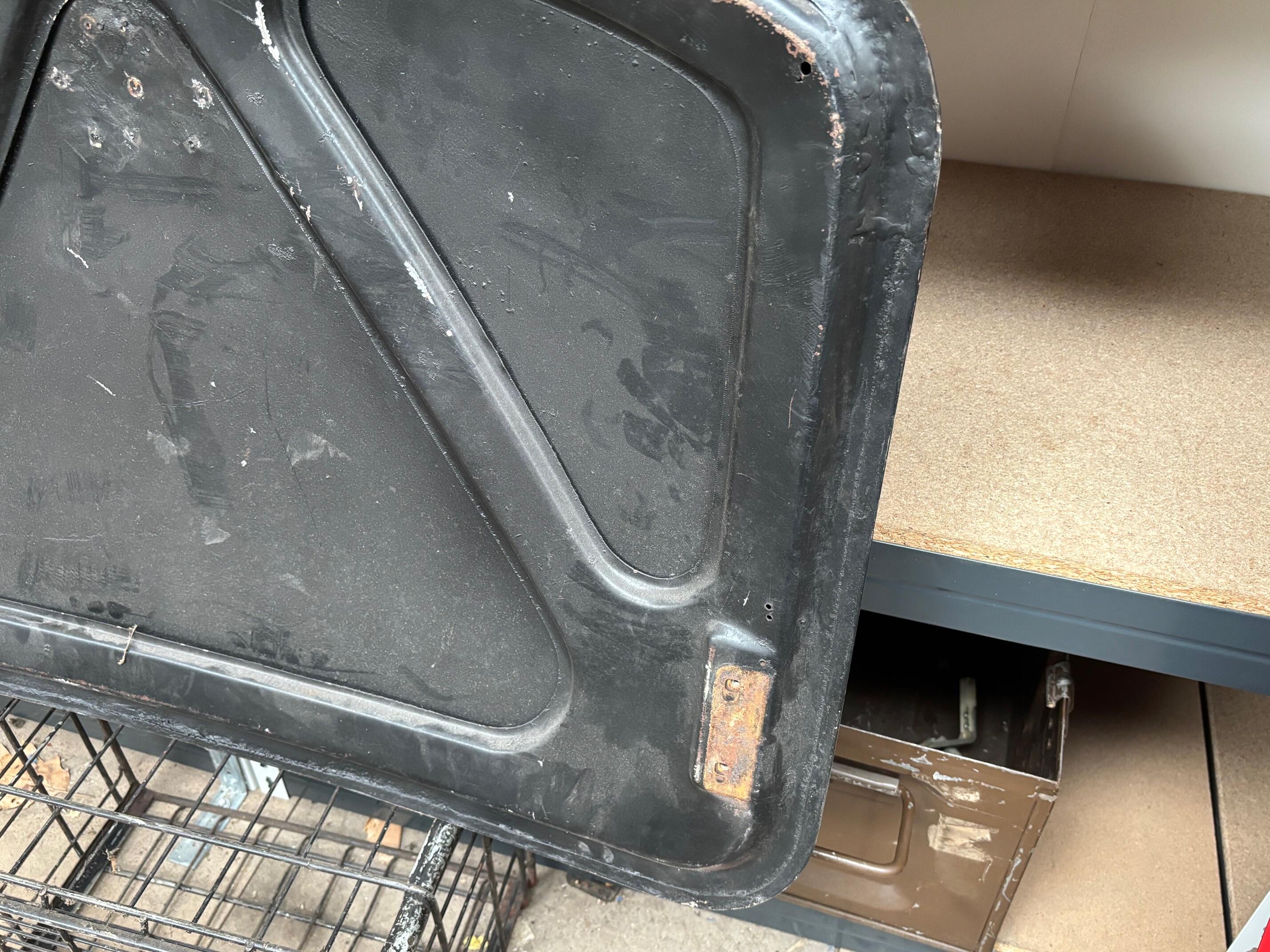 BD28911 ORIGINAL E-TYPE DHC ROADSTER REAR BOOT / TRUNK IN BLACK