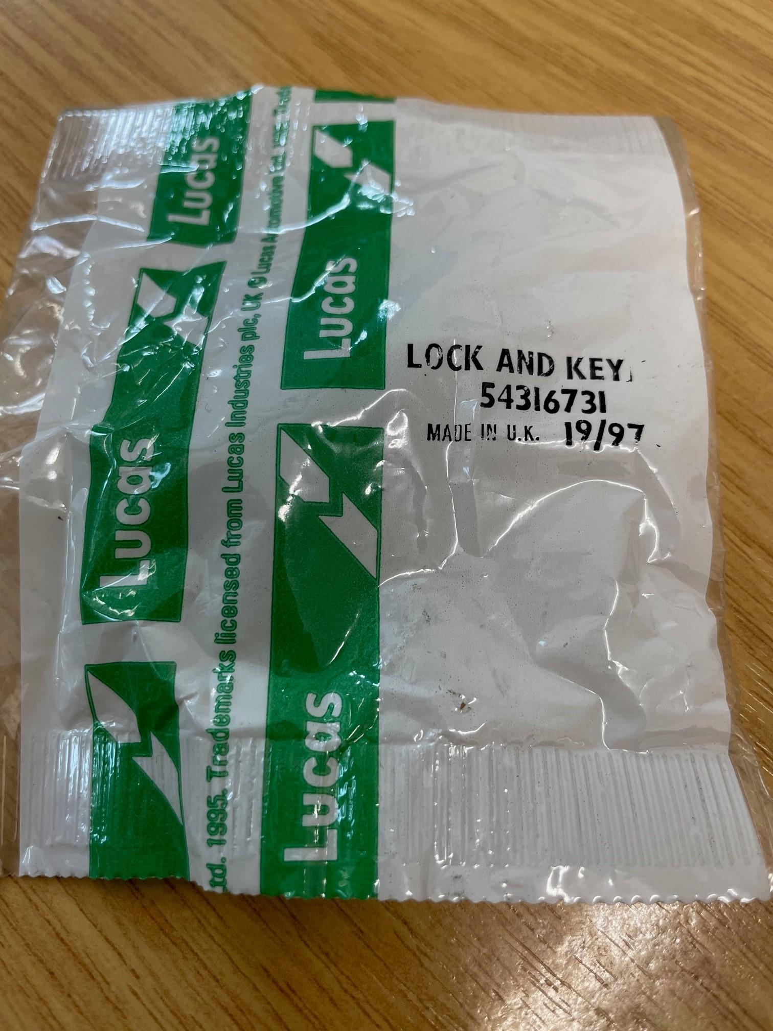 ORIGINAL LUCAS IGNITION KEY AND BARREL SWITCH NOS BD10610 54316731