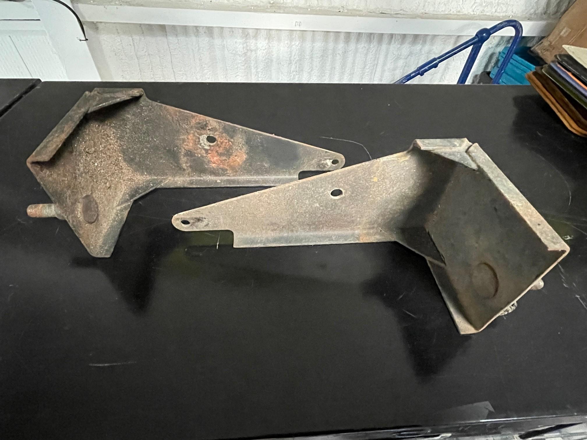 ORIGINAL S1.5 & S2 E-TYPE RADIATOR BRACKET SET 1 X L/H & R/H C28280 ...