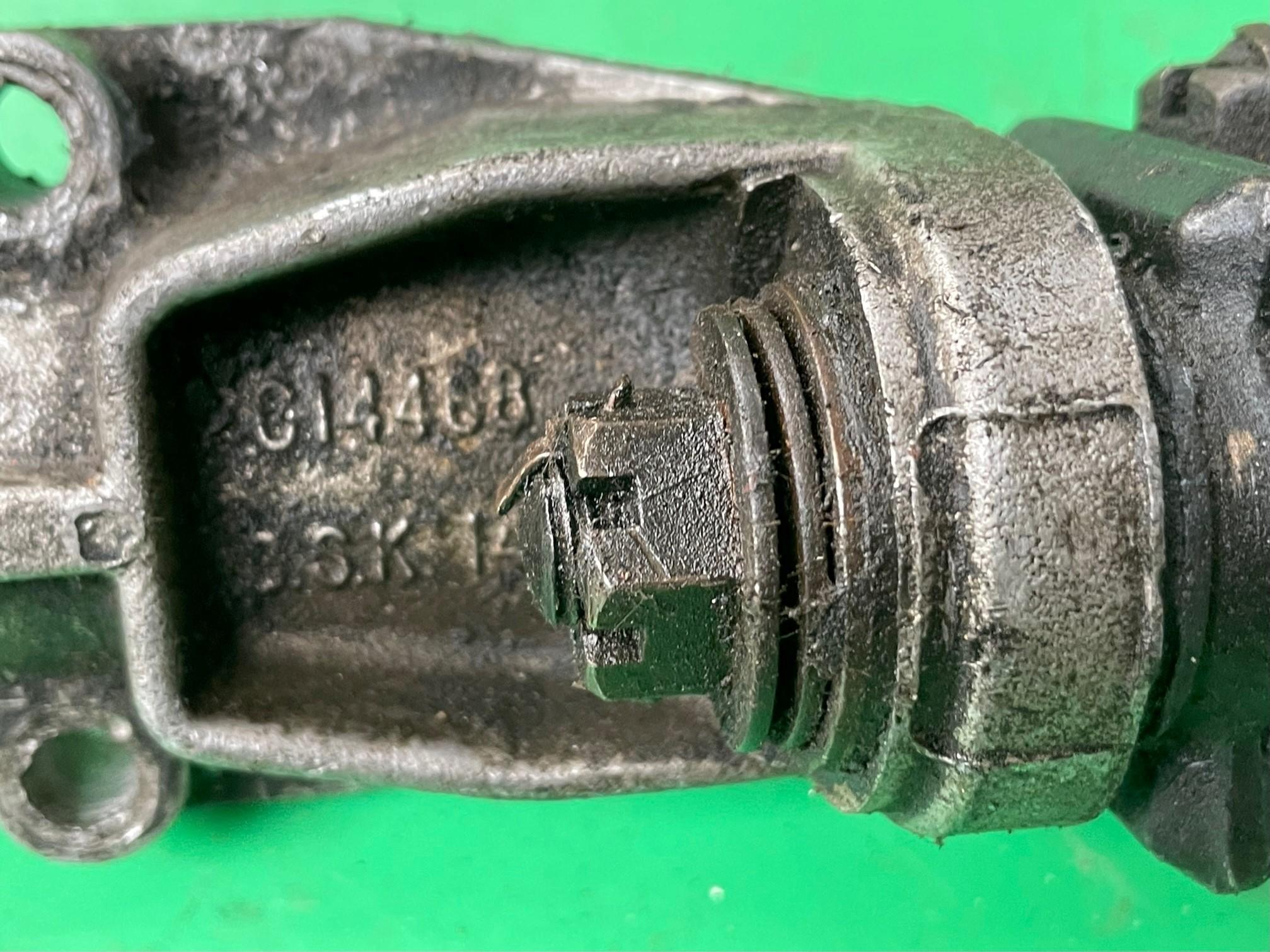 C14468 ORIGINAL E-TYPE S1 3.8 GEARBOX HOUSING, KNUCKLE, CONTROL SHAFT,