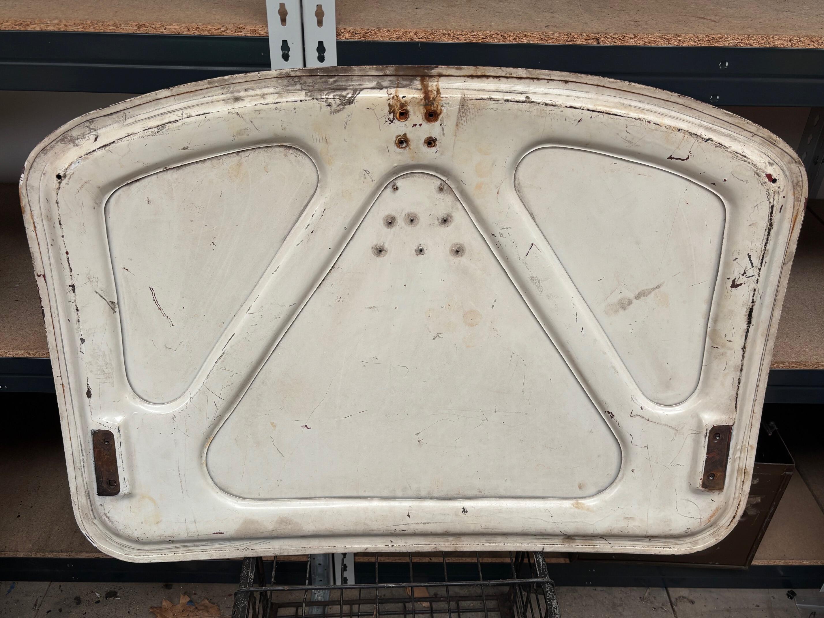 BD28911 ORIGINAL E-TYPE DHC ROADSTER REAR BOOT / TRUNK IN WHITE