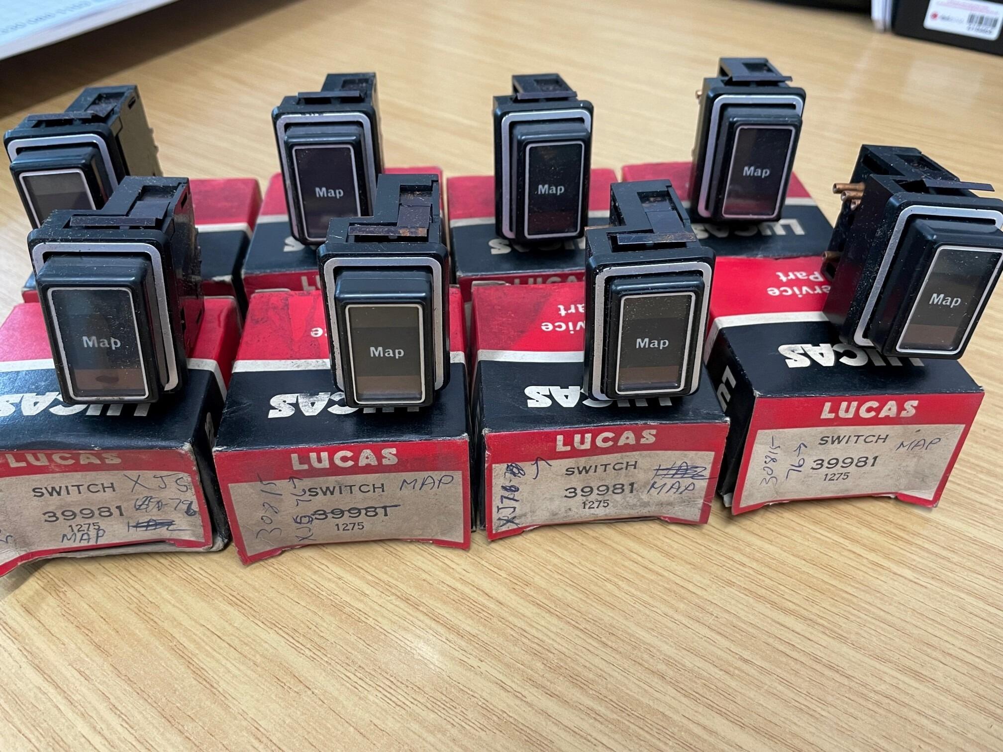 C40123 ORIGINAL JAGUAR LUCAS 39981 DATED 12/75 MAP LIGHT SWITCH NOS