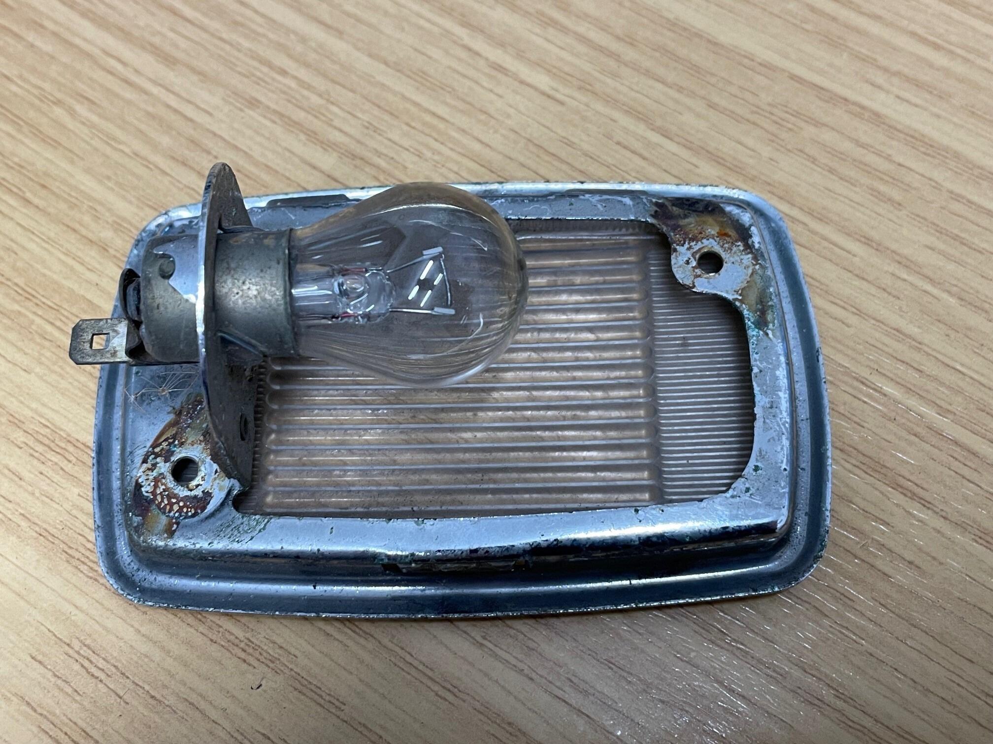 ORIGINAL E-TYPE INTERIOR LAMP ASSEMBLY S1 S2 S3 DHC / ROADSTER C16498 (B)