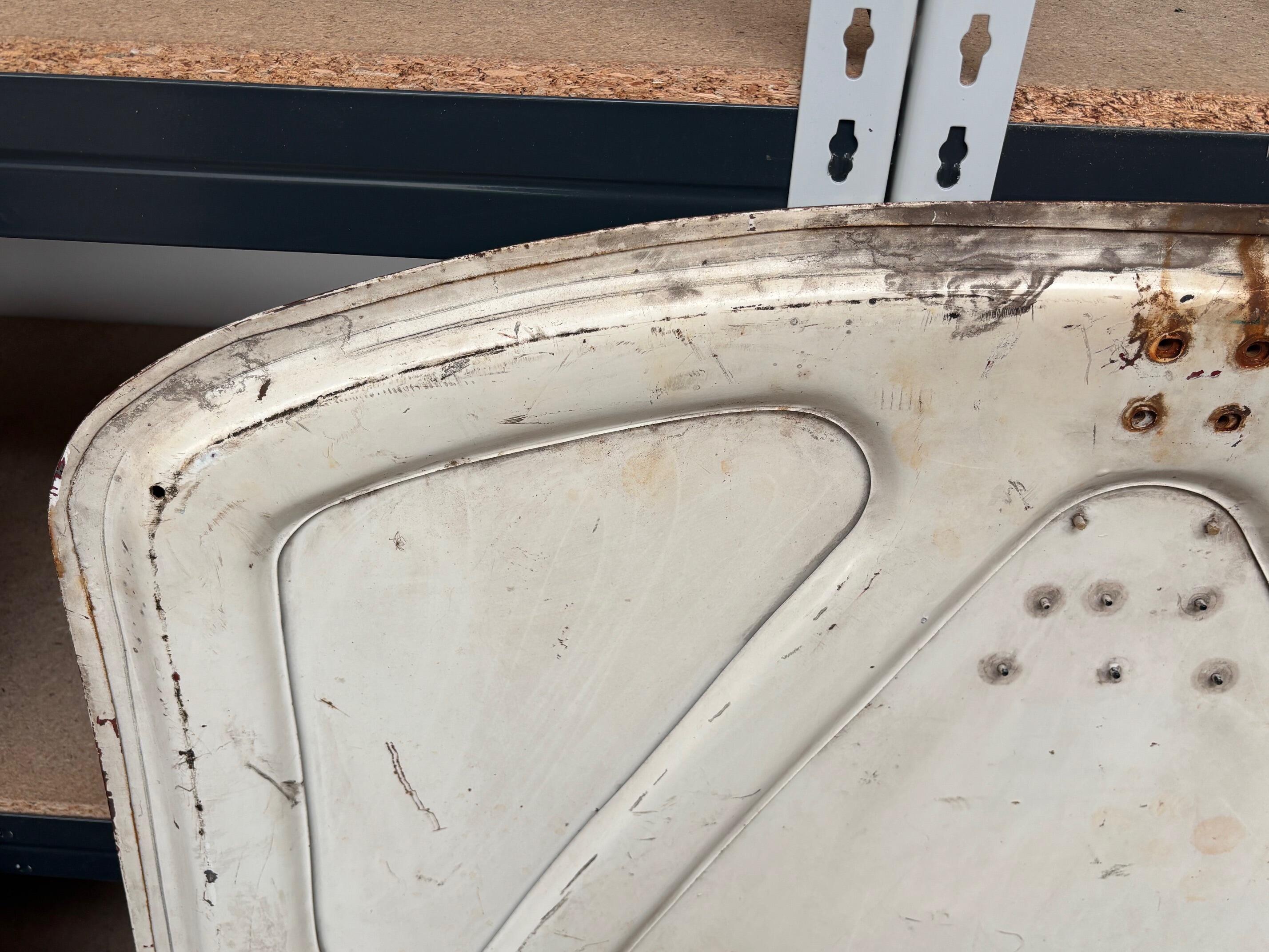 BD28911 ORIGINAL E-TYPE DHC ROADSTER REAR BOOT / TRUNK IN WHITE