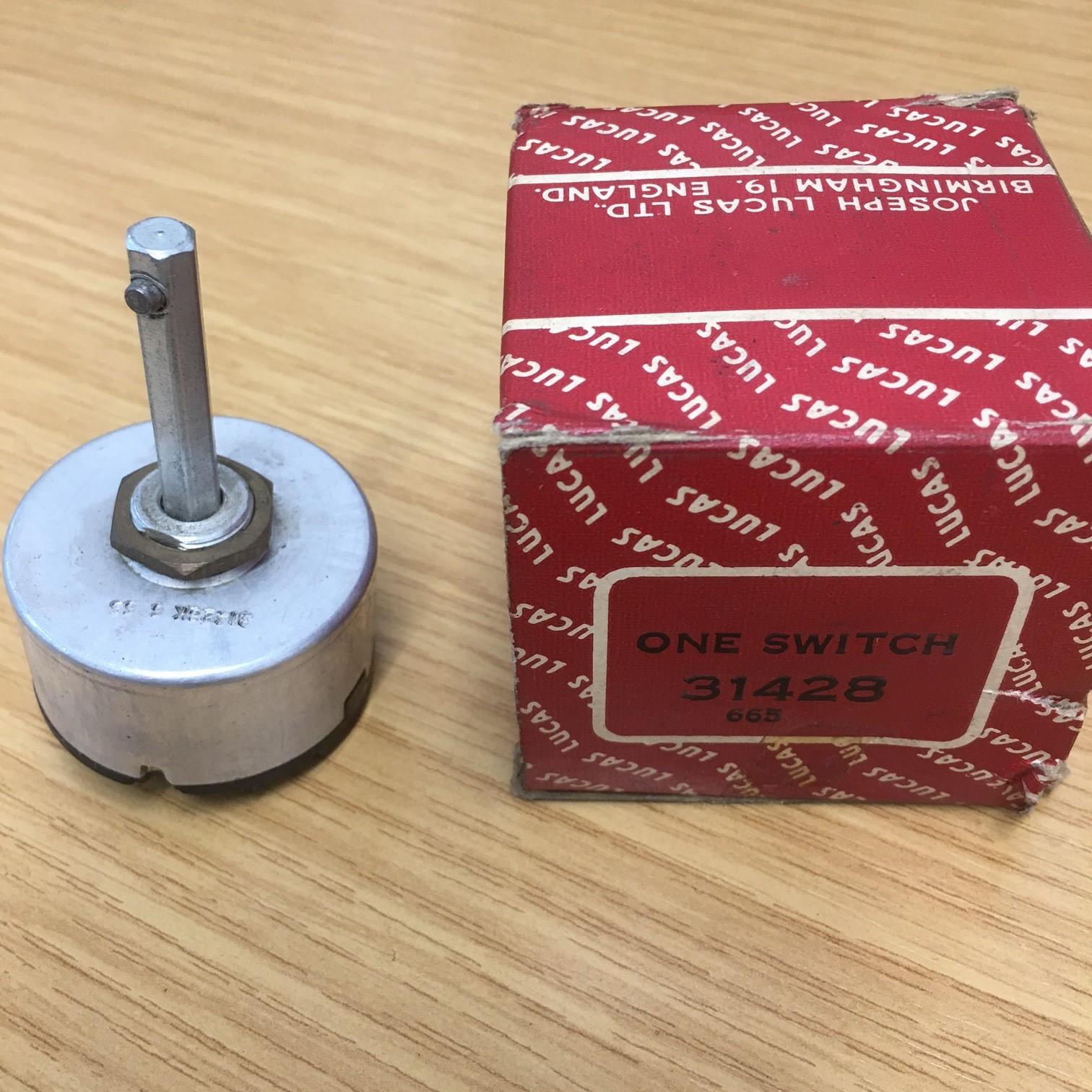 ORIGINAL DAIMLER CONQUEST MK5 LUCAS 31428 HEADLIGHT ROTARY SWITCH - NOS