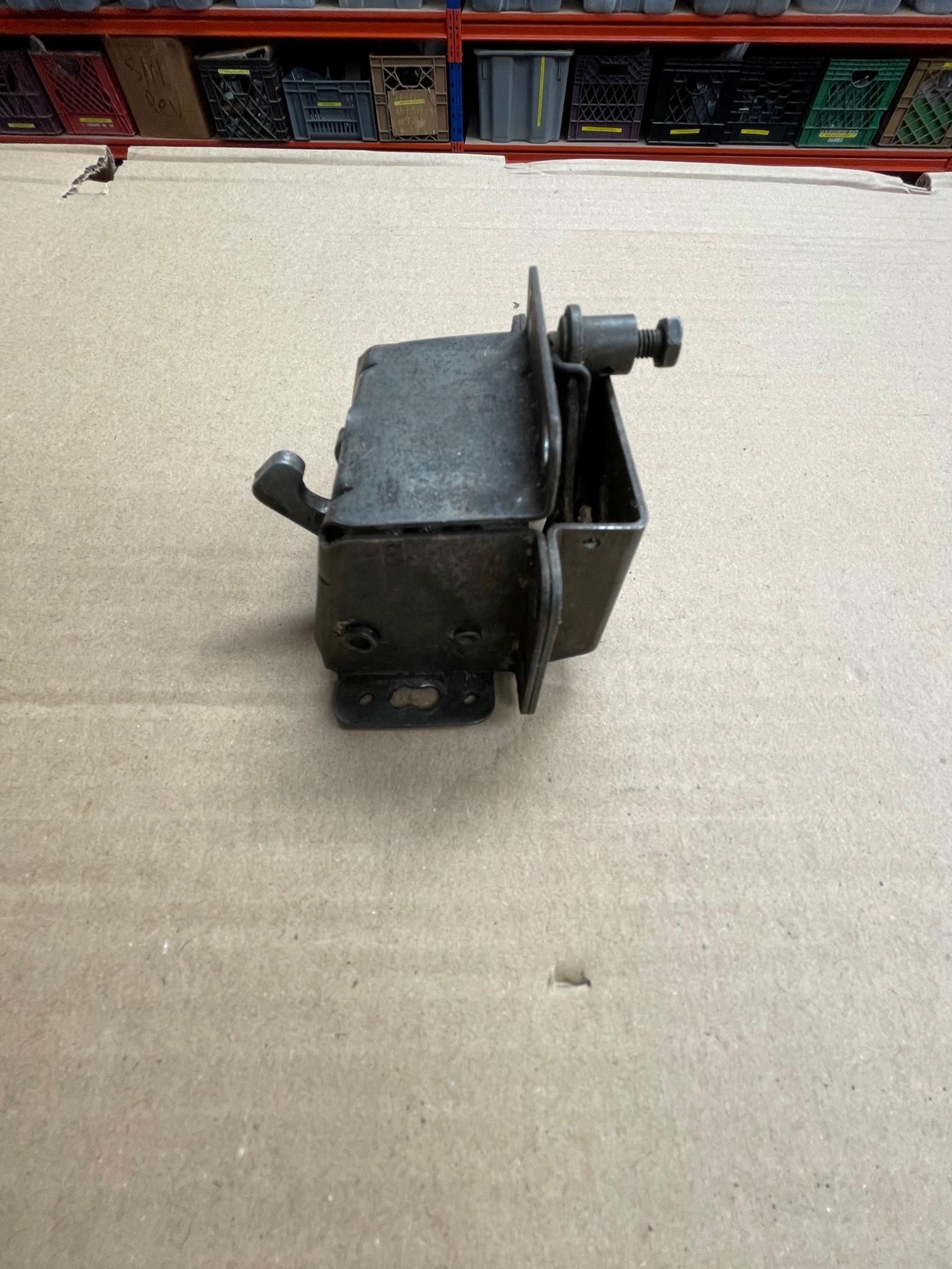 ORIGINAL E-TYPE DHC BOOT LOCK MECHANISM BD15898