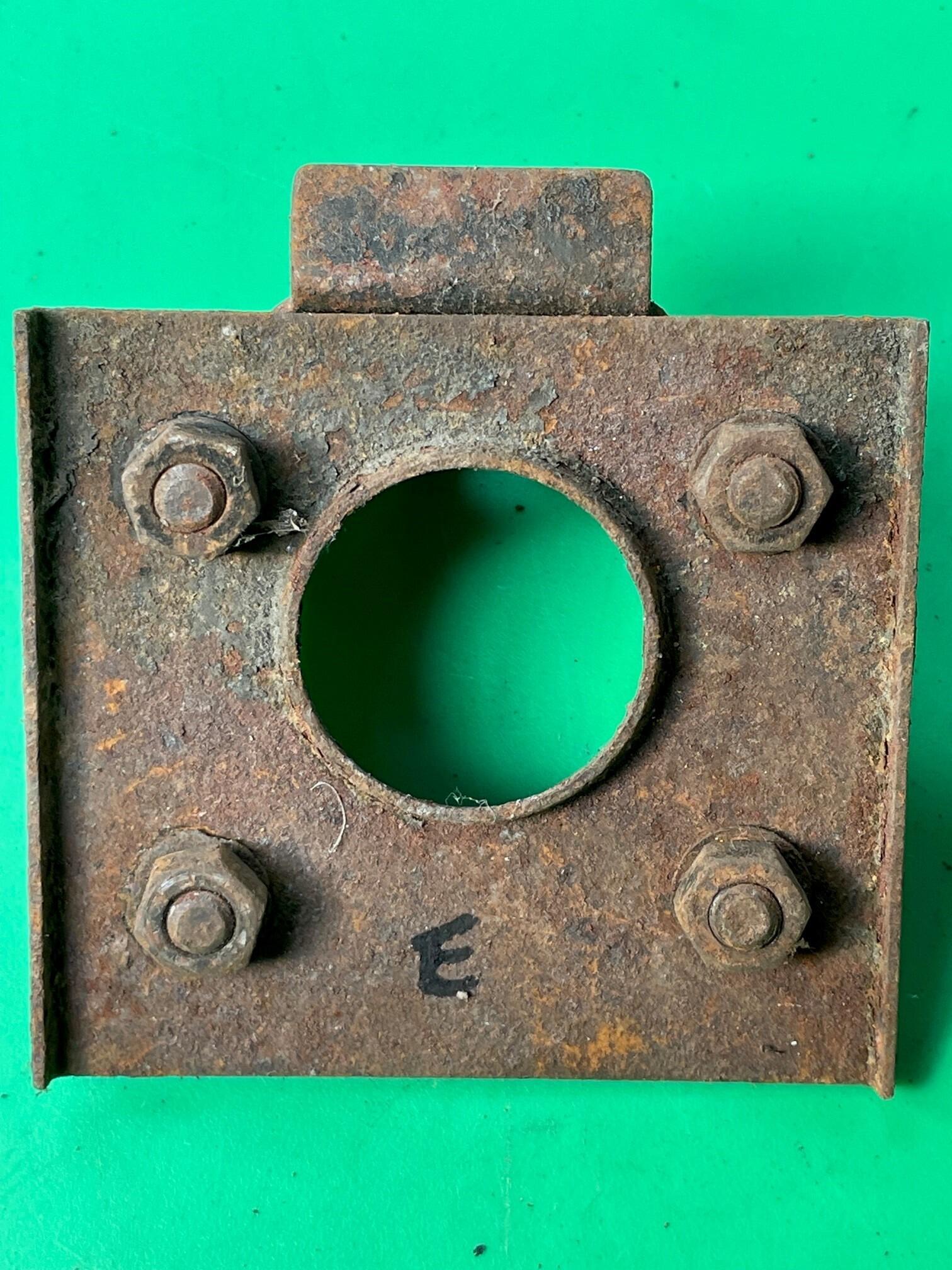 ORIGINAL E-TYPE FUEL TANK MOUNTING BRACKET & REINFORCEMENT BRACKET ...