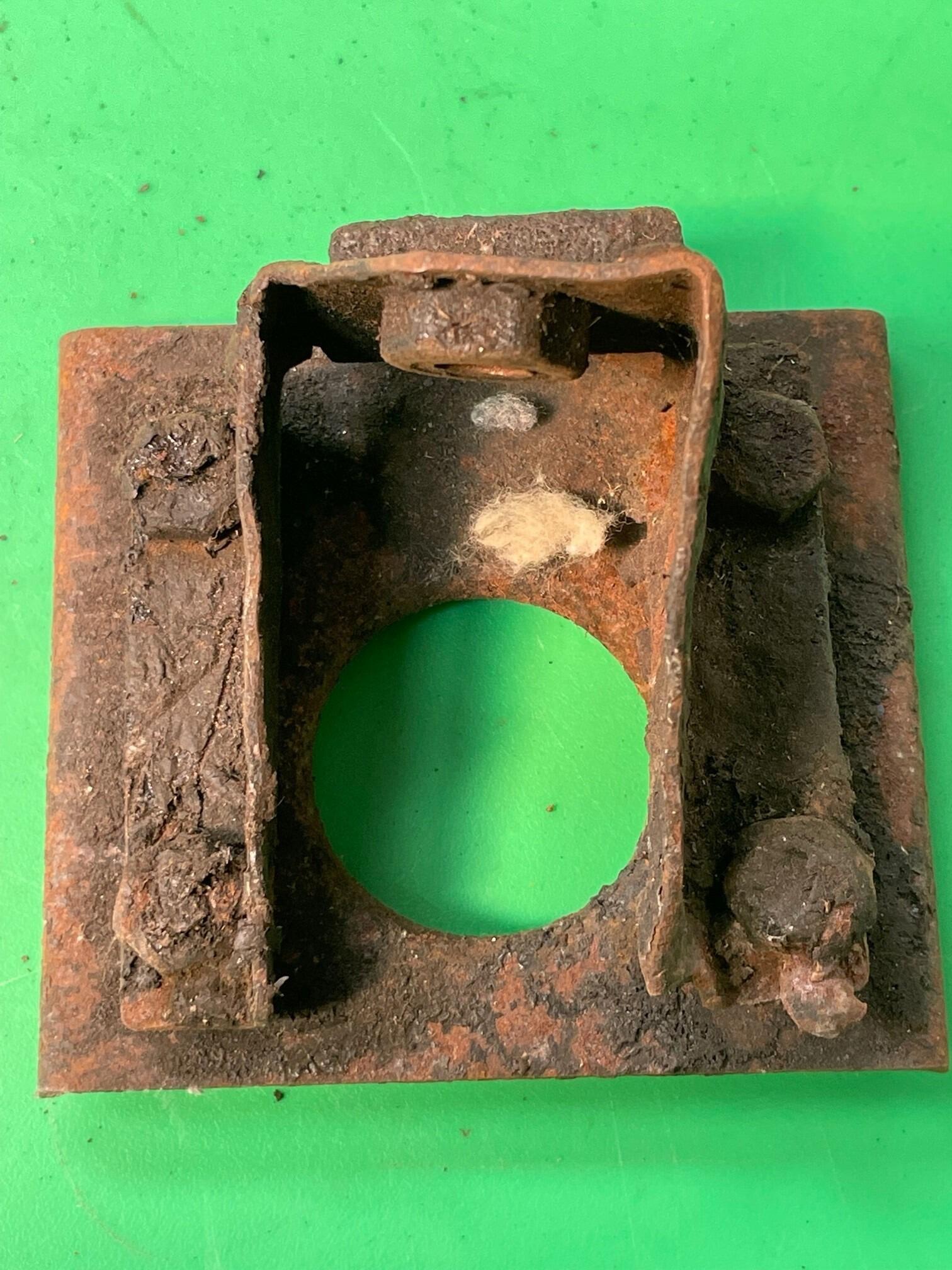 ORIGINAL E-TYPE FUEL TANK MOUNTING BRACKET & REINFORCEMENT BRACKET ...