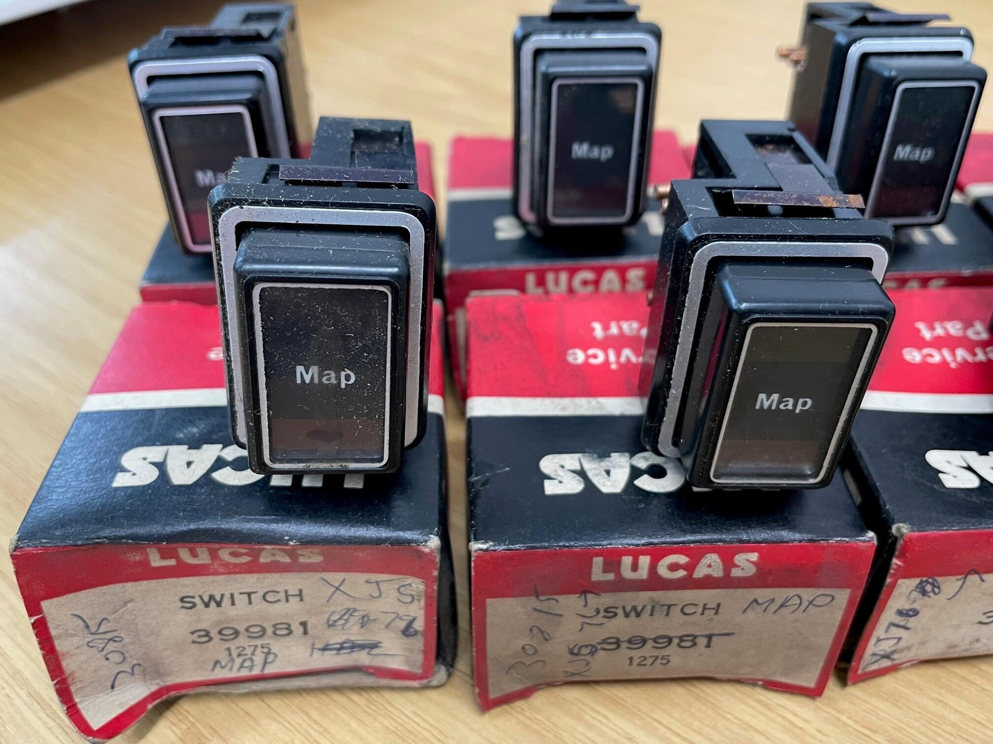 C40123 ORIGINAL JAGUAR LUCAS 39981 DATED 12/75 MAP LIGHT SWITCH NOS