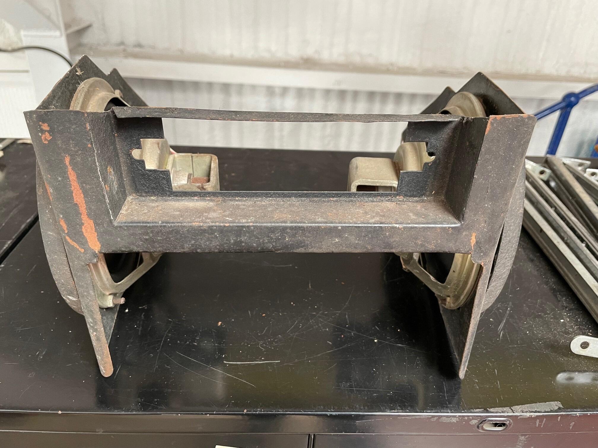 ORIGINAL E-TYPE RADIO FRAME WITH SPEAKERS (B)