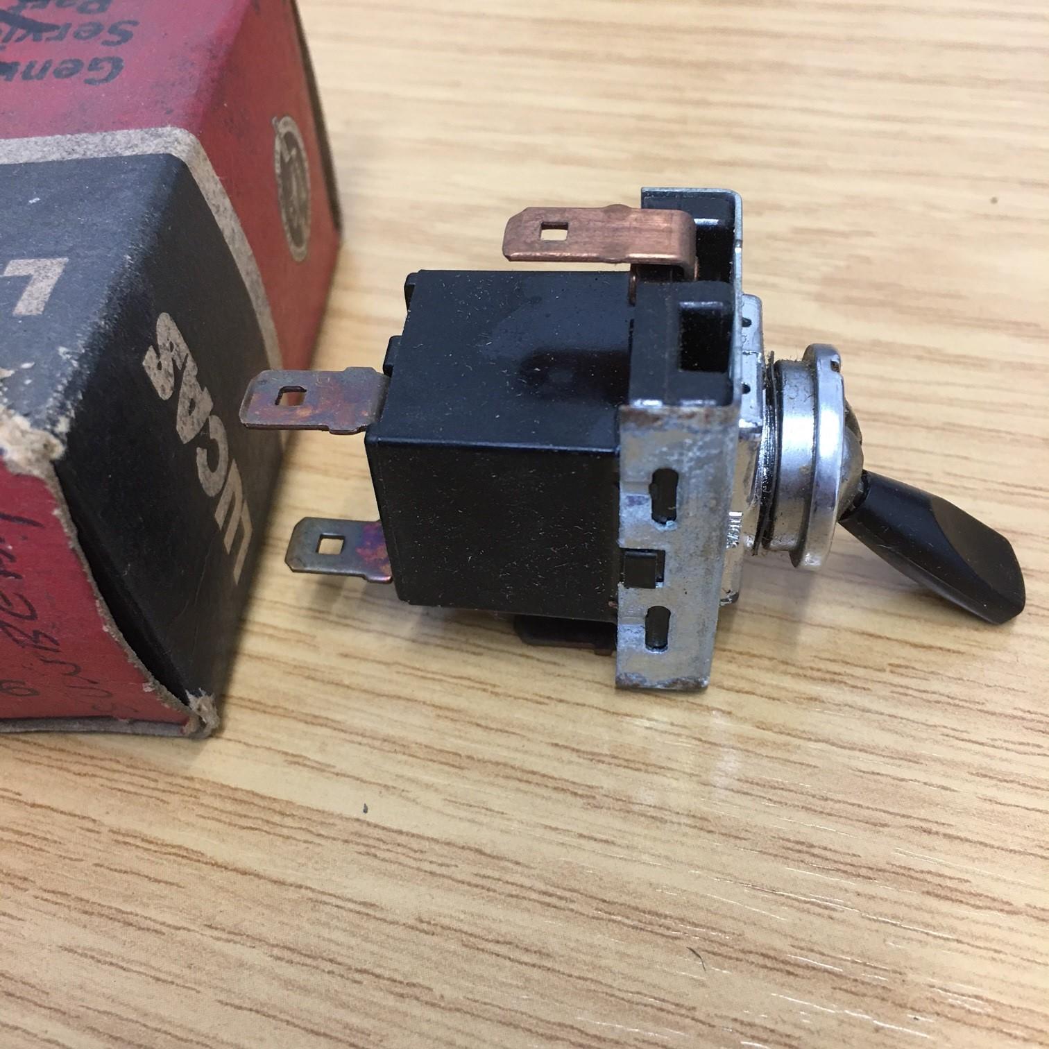 31946 ORIGINAL SUNBEAM LUCAS 31946 ONE SWITCH NOS