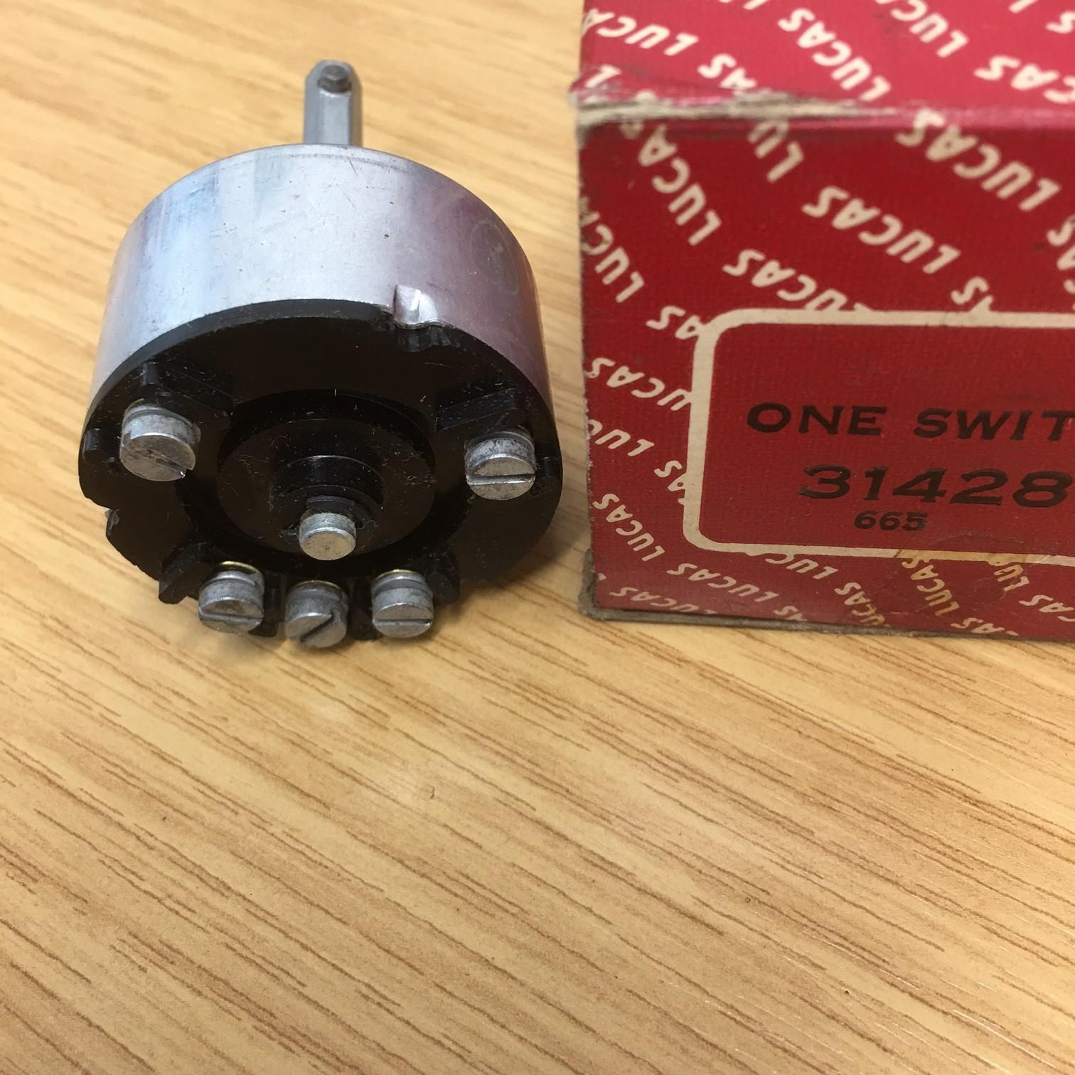 ORIGINAL DAIMLER CONQUEST MK5 LUCAS 31428 HEADLIGHT ROTARY SWITCH - NOS