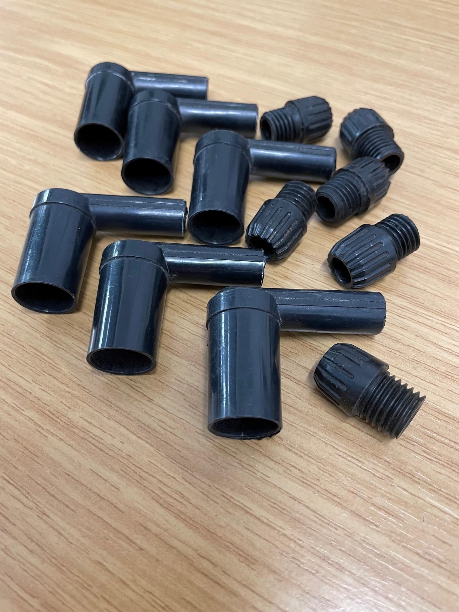 VERY RARE ORIGINAL SET OF 6 "MADE IN ENGLAND" SPARK PLUG CAPS