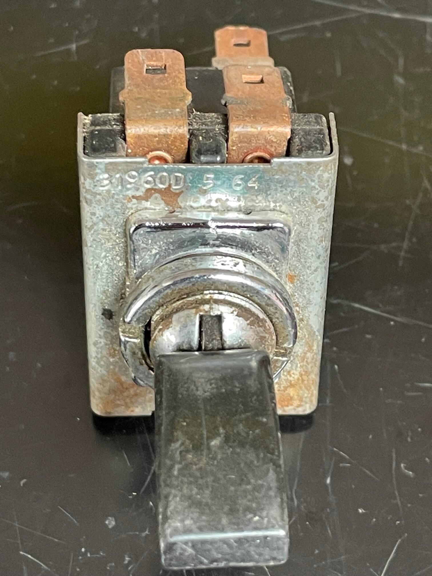 C15589 ORIGINAL JAGUAR DAIMLER LUCAS 31960 HEATER FAN SWITCH 5/64