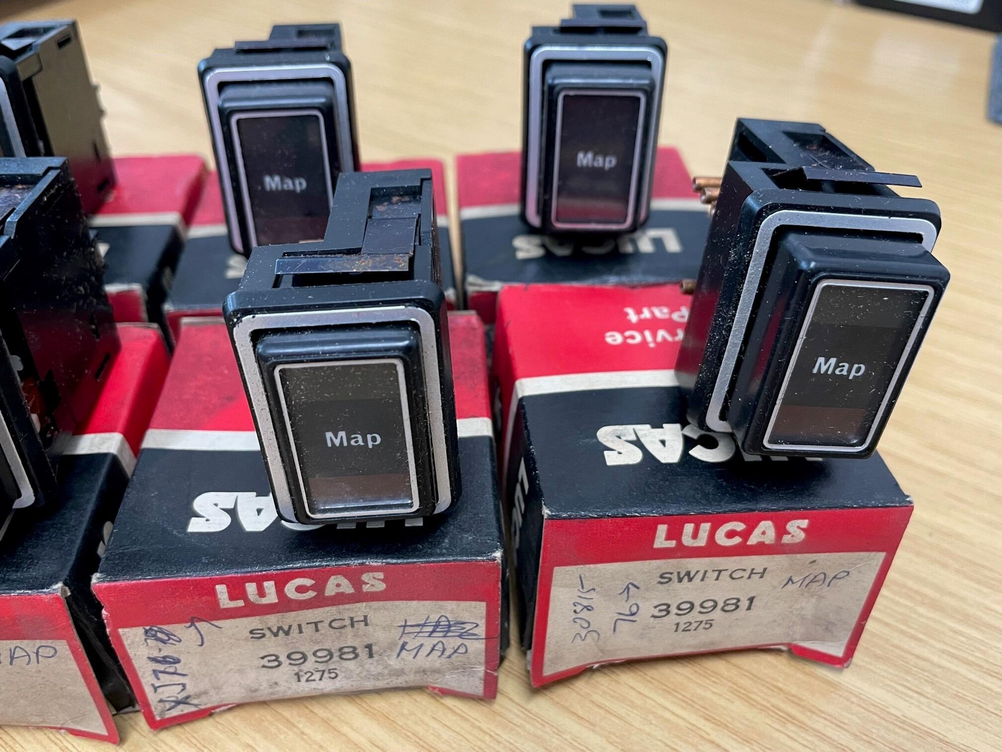 C40123 ORIGINAL JAGUAR LUCAS 39981 DATED 12/75 MAP LIGHT SWITCH NOS