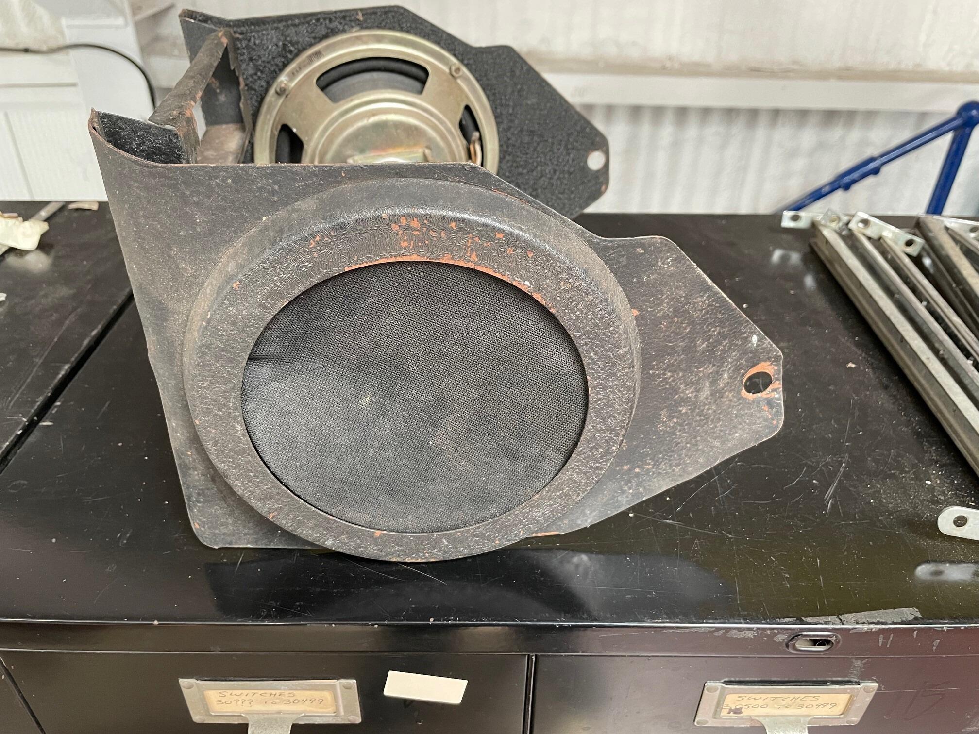 ORIGINAL E-TYPE RADIO FRAME WITH SPEAKERS (B)