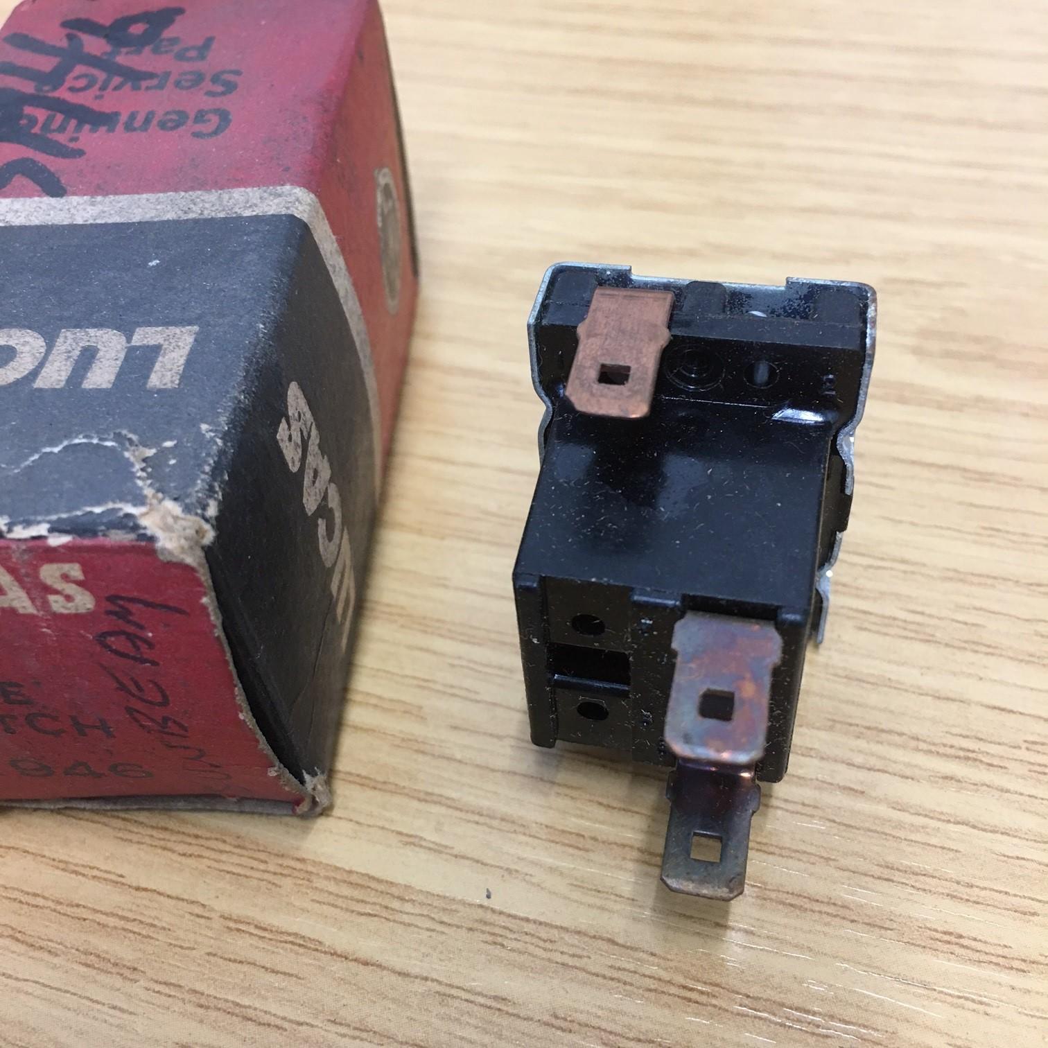 31946 ORIGINAL SUNBEAM LUCAS 31946 ONE SWITCH NOS