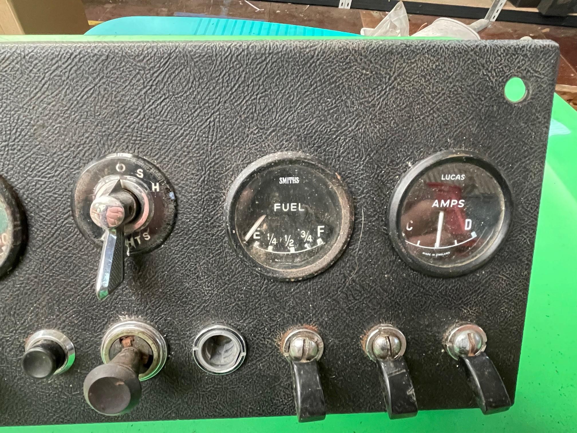 ORIGINAL E-TYPE S1 CENTRE DASH ASSEMBLY WITH GUAGES & SWITCHES C16257 (C)