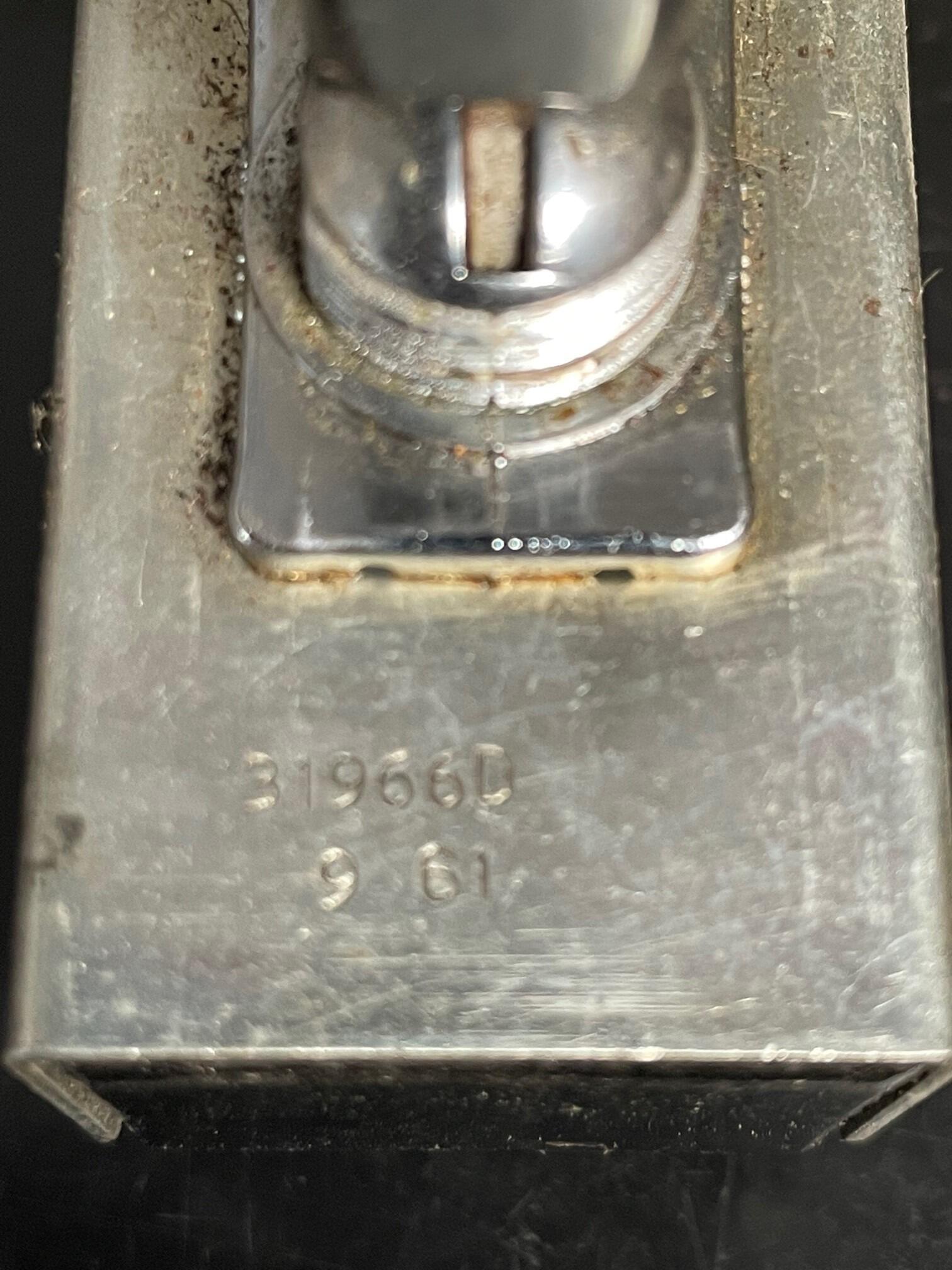 C15456 ORIGINAL LUCAS 31966 WINDSCREEN WIPER SWITCH DATED 9/61 E-TYPE S1