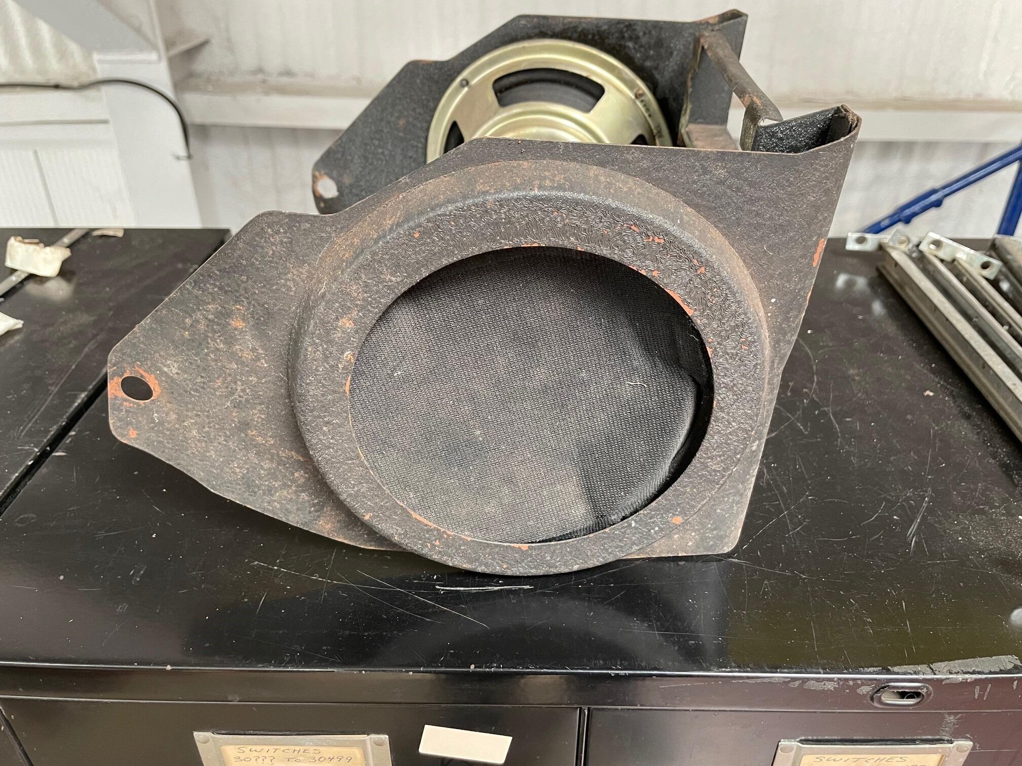 ORIGINAL E-TYPE RADIO FRAME WITH SPEAKERS (B)