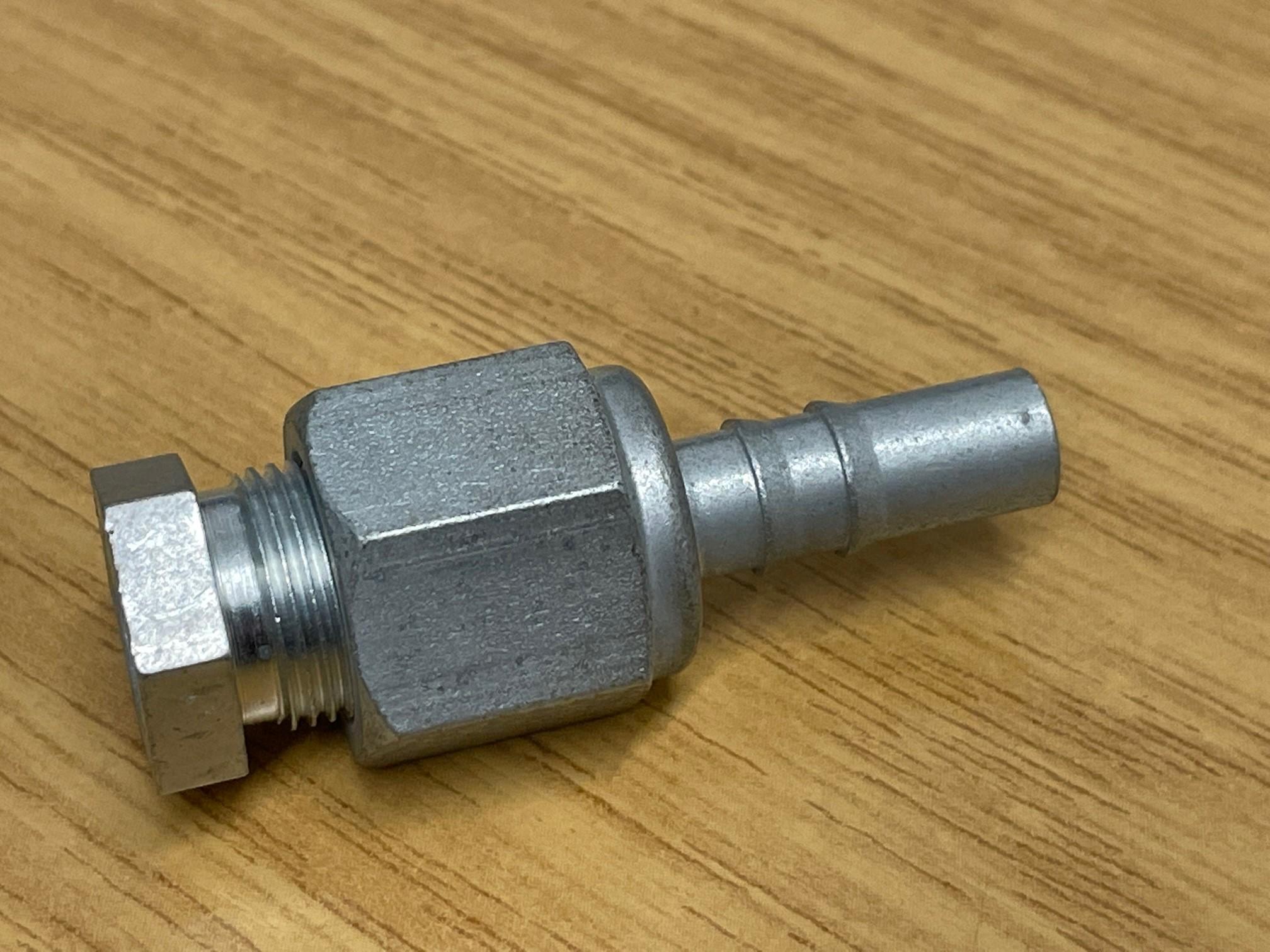 C17335A & B E-TYPE FUEL LINE FITTING CARBURETOR END SET