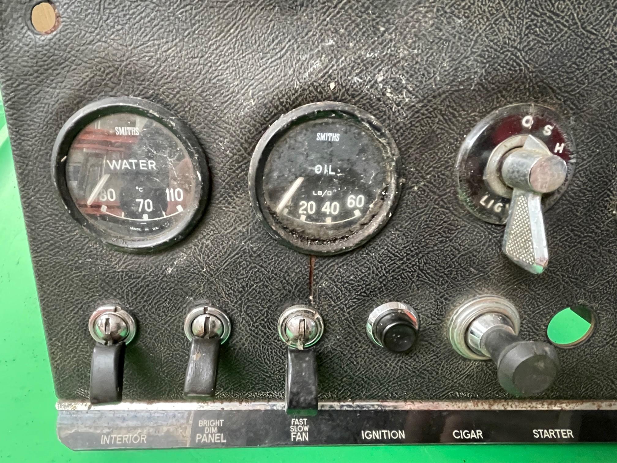 ORIGINAL E-TYPE S1 CENTRE DASH ASSEMBLY WITH GUAGES & SWITCHES C16257 (D)