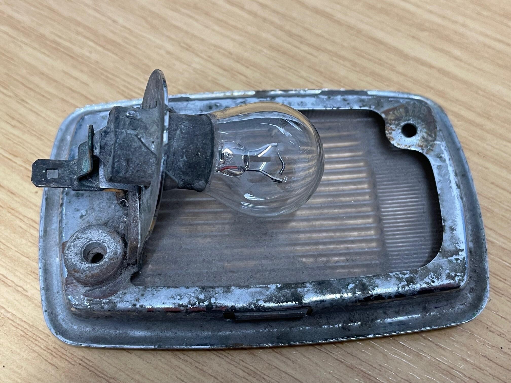 ORIGINAL E-TYPE INTERIOR LAMP ASSEMBLY S1 S2 S3 DHC / ROADSTER C16498 (E)